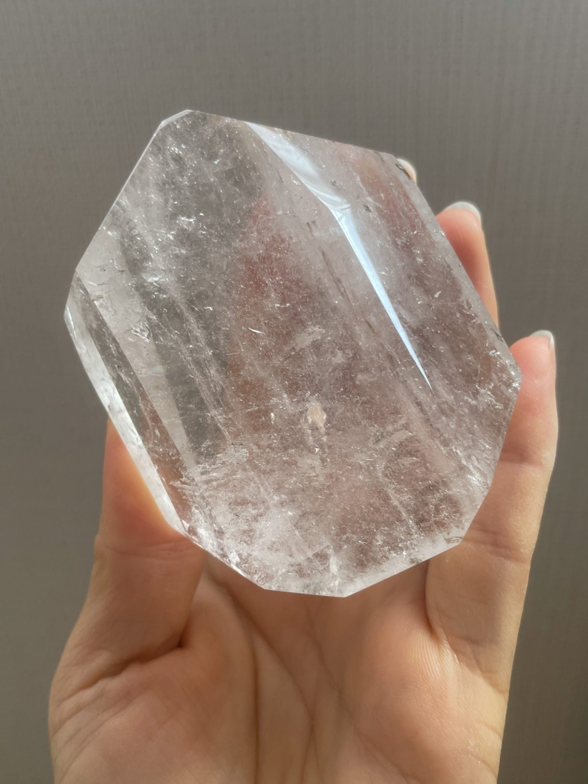 ヒマラヤ水晶の大きなフリーフォーム - Amrita Crystal